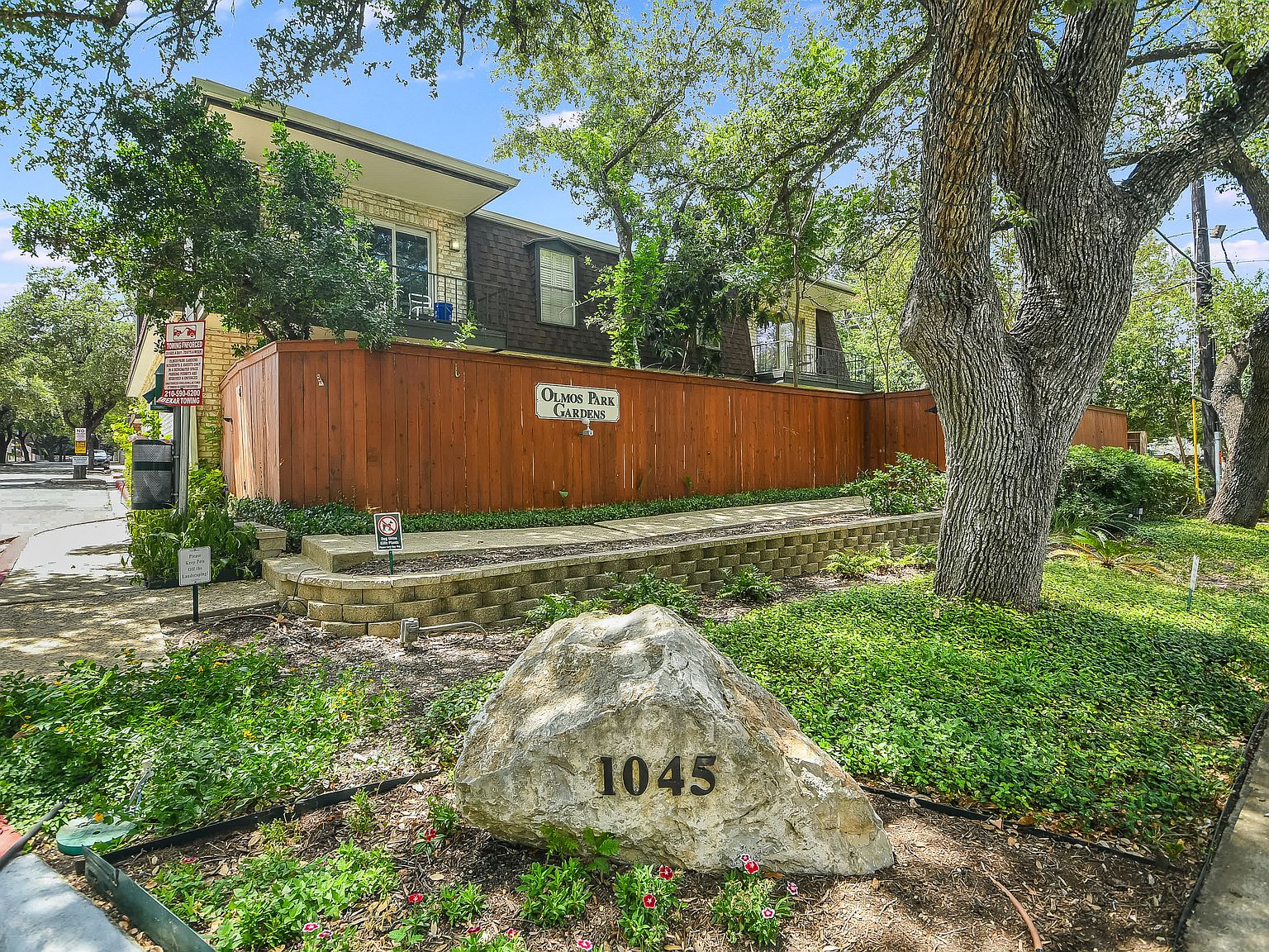 1045 Shook Ave APT 106, San Antonio, TX 78212 | Zillow