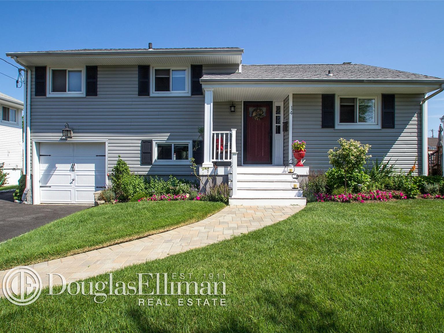 14 Jomarr Pl, Massapequa, NY 11758 | Zillow