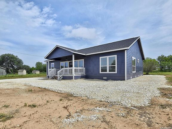 250 county road 2646, Moore, TX 78057 | Zillow