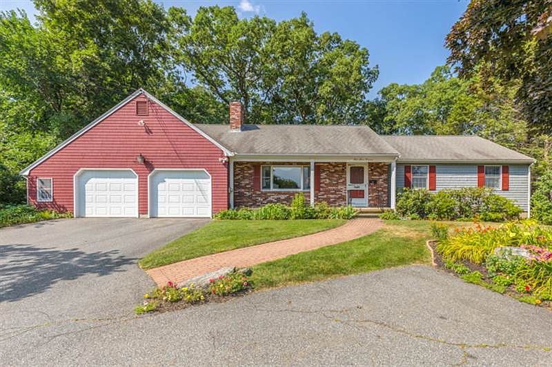 2 Lisa Dr, Woburn, MA 01801 | Zillow