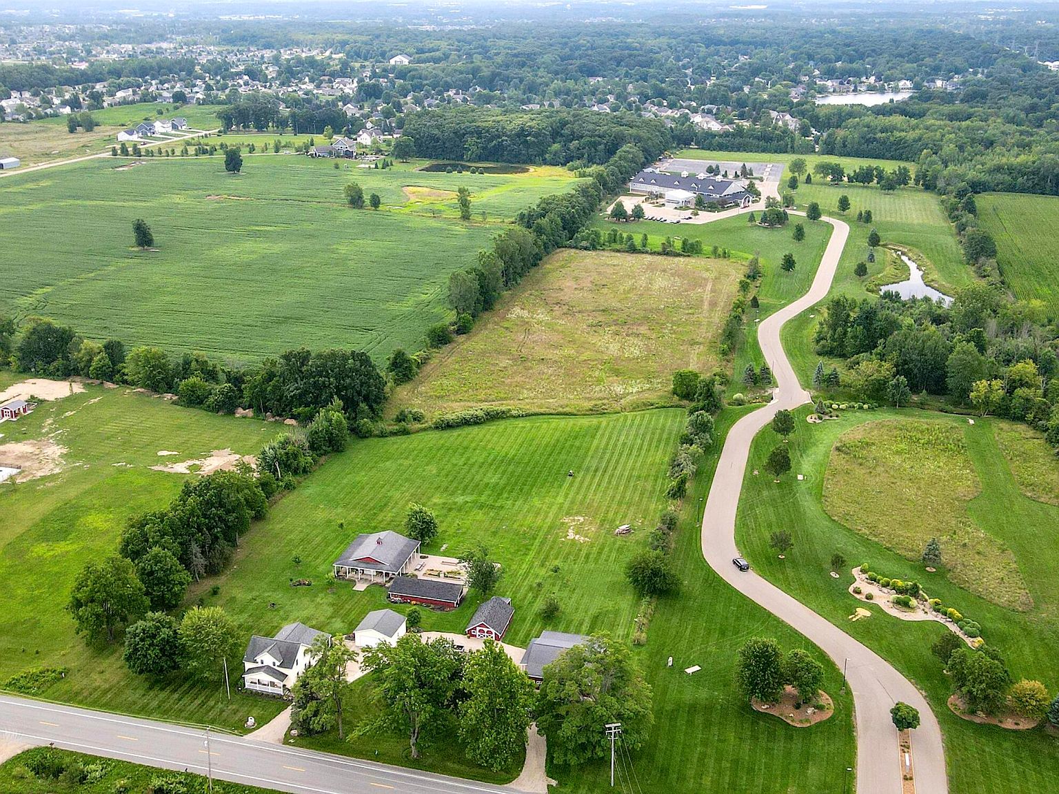 4414 Bauer Rd, Hudsonville, MI 49426 | Zillow