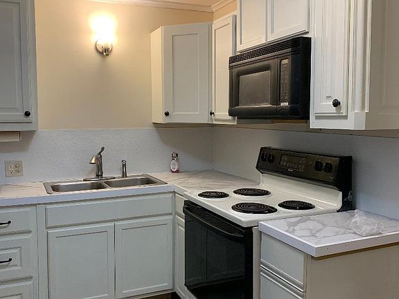 2554 Forby Ave APT B, Fort Worth, TX 76103 | Zillow
