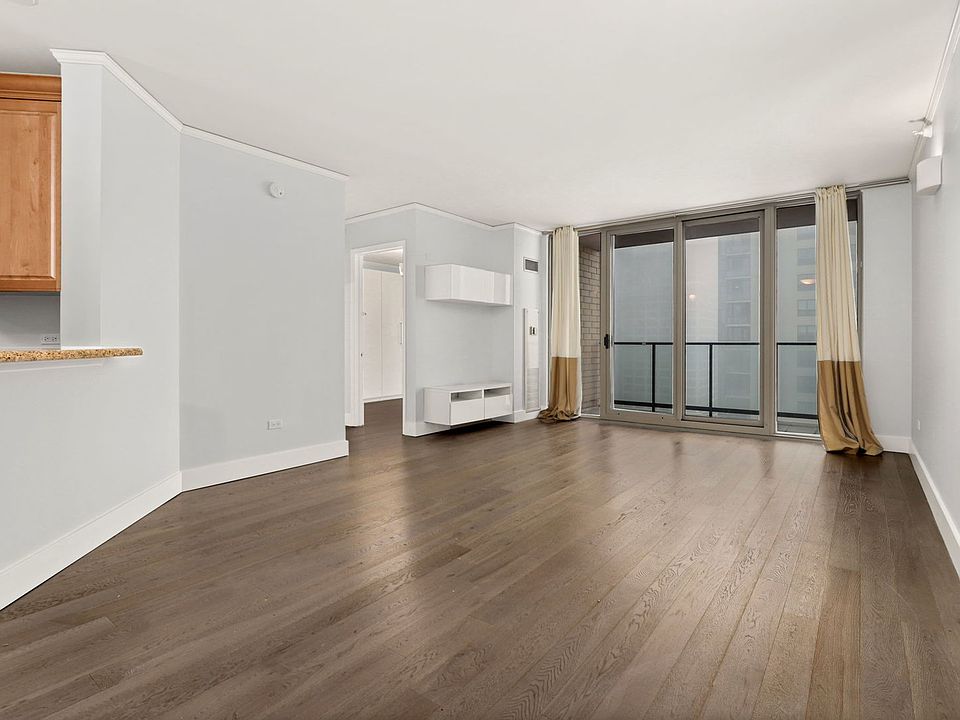 420 E Waterside Dr Chicago IL | Zillow