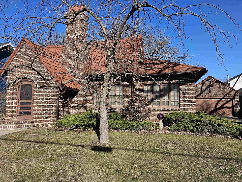 108 5th Ave SW, Independence, IA 50644 | Zillow