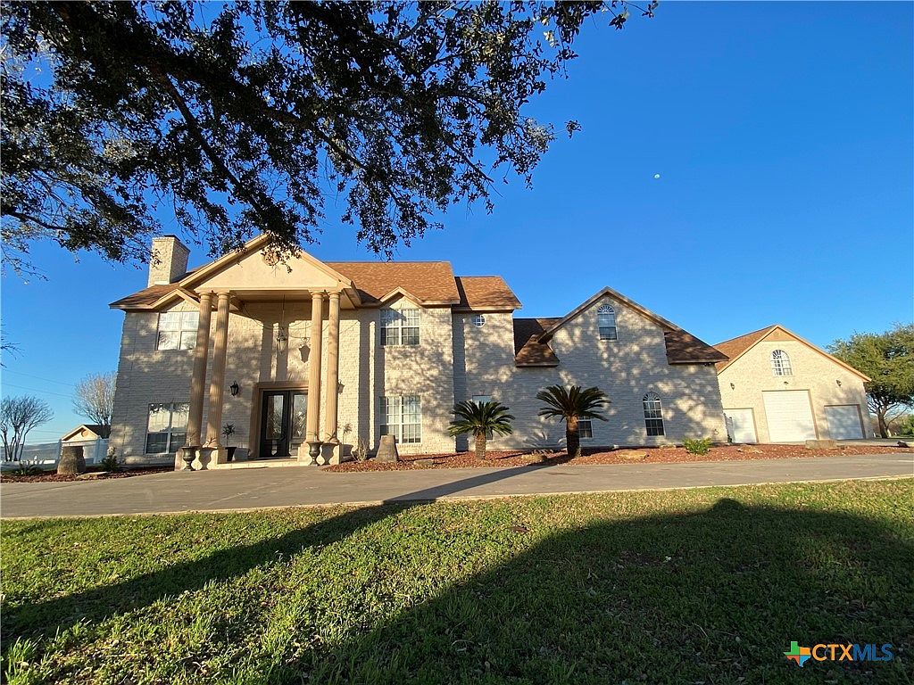 147 Huron St, Victoria, TX 77905 | Zillow