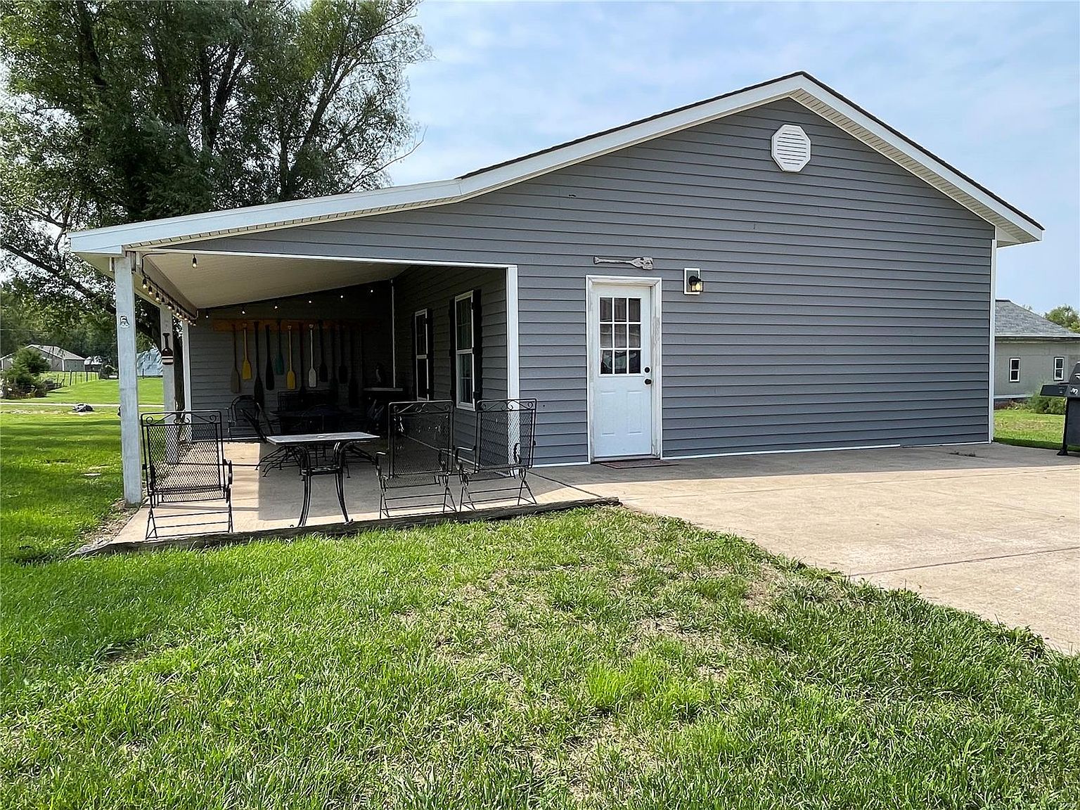 910 E Main St, Perry, MO 63462 | MLS #23049367 | Zillow