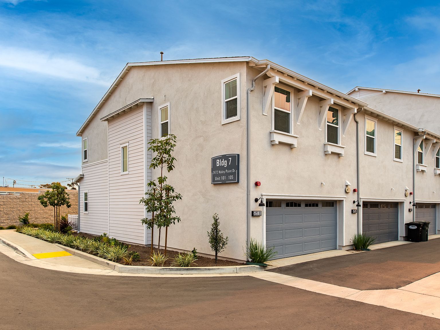 2472 Haley Point Dr, Ventura, CA 93003 | Zillow