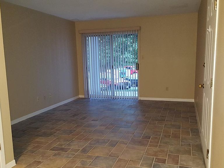 Timber Hills Garden Condominiums - Saint Louis, MO | Zillow