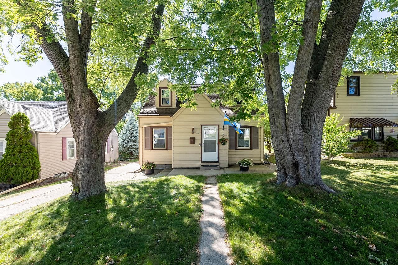 4521 South Lenox STREET, Milwaukee, WI 53207 | Zillow