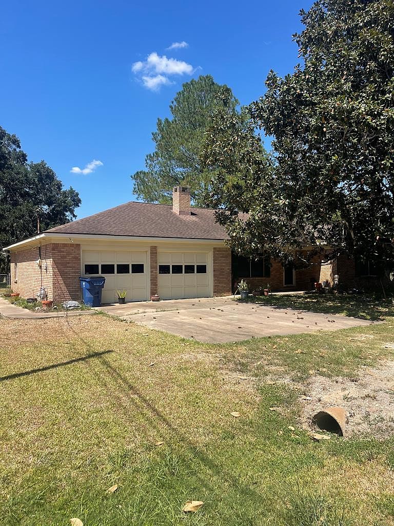 913 Avenue B, Sweeny, TX 77480 | MLS #776792 | Zillow