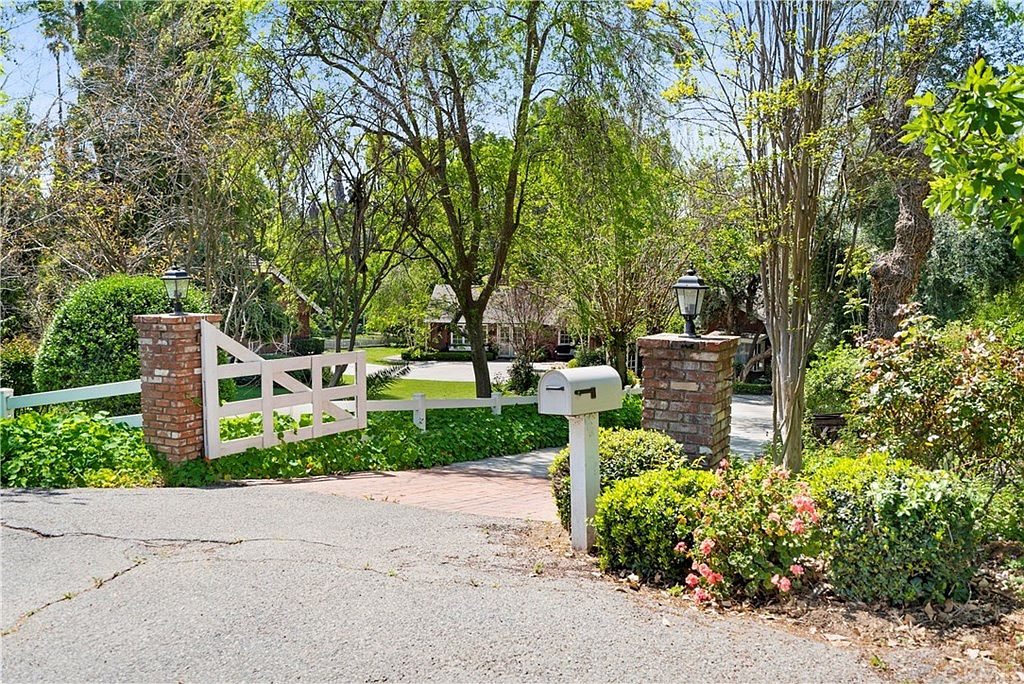 2838 Rumsey Dr, Riverside, CA 92506 | Zillow