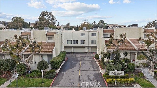 4185 Colfax Ave UNIT B, Studio City, CA 91604 | MLS #DW25045555 | Zillow