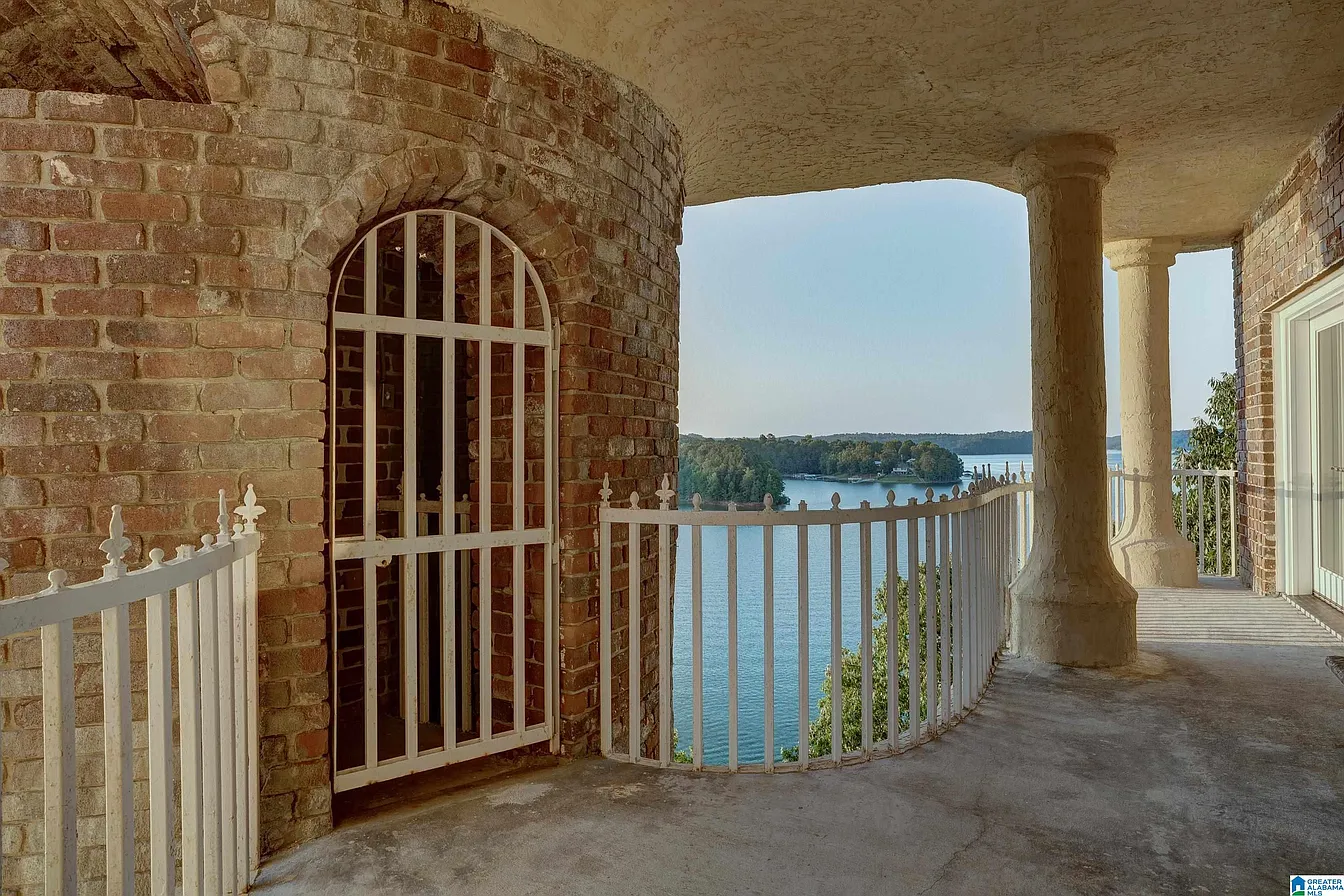 Iconic Lakeside Castle Asks $4.9 Million in Bremen, Alabama | Pricey Pads