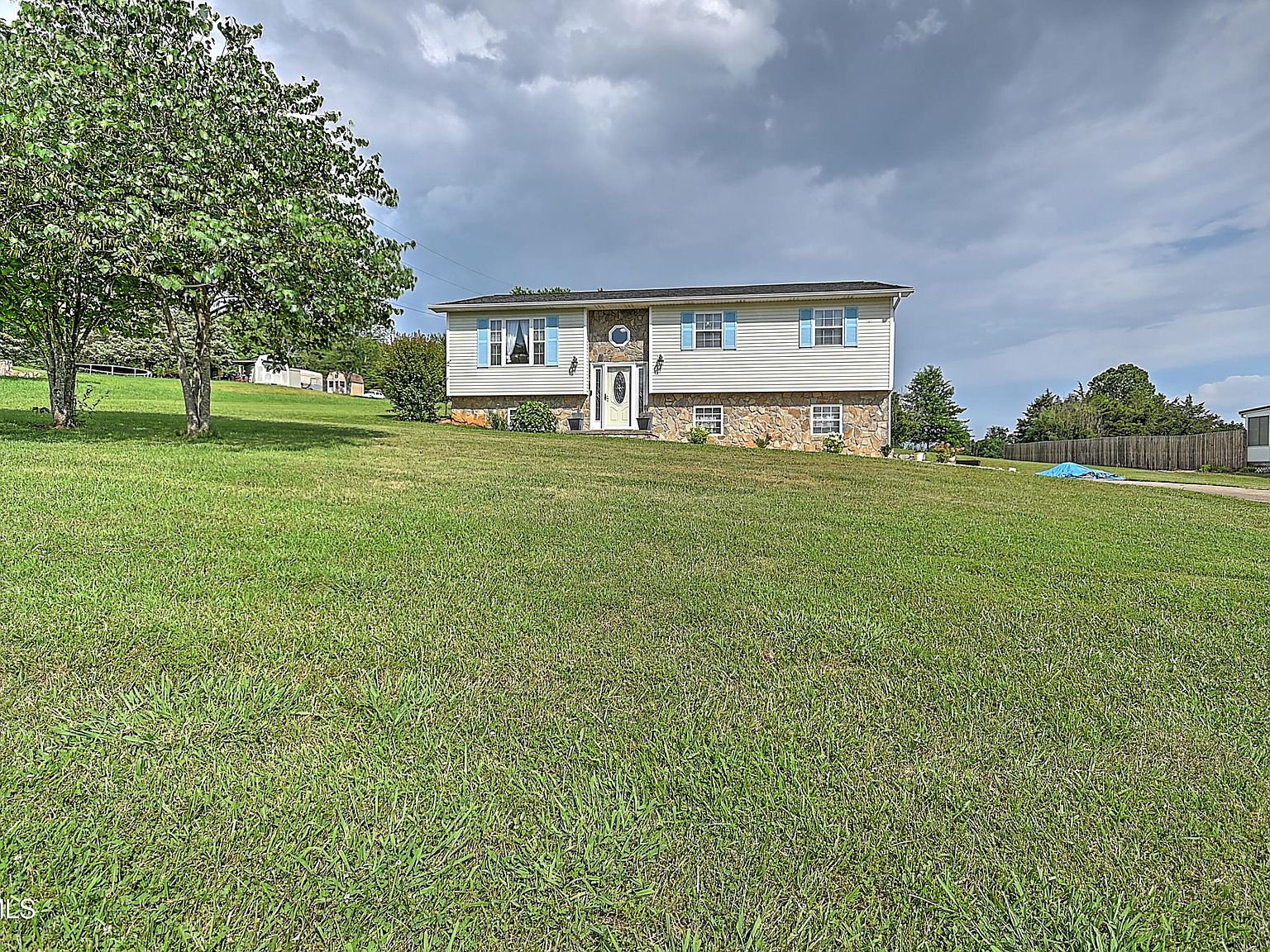 435 Debusk Rd, Greeneville, TN 37743 | Zillow
