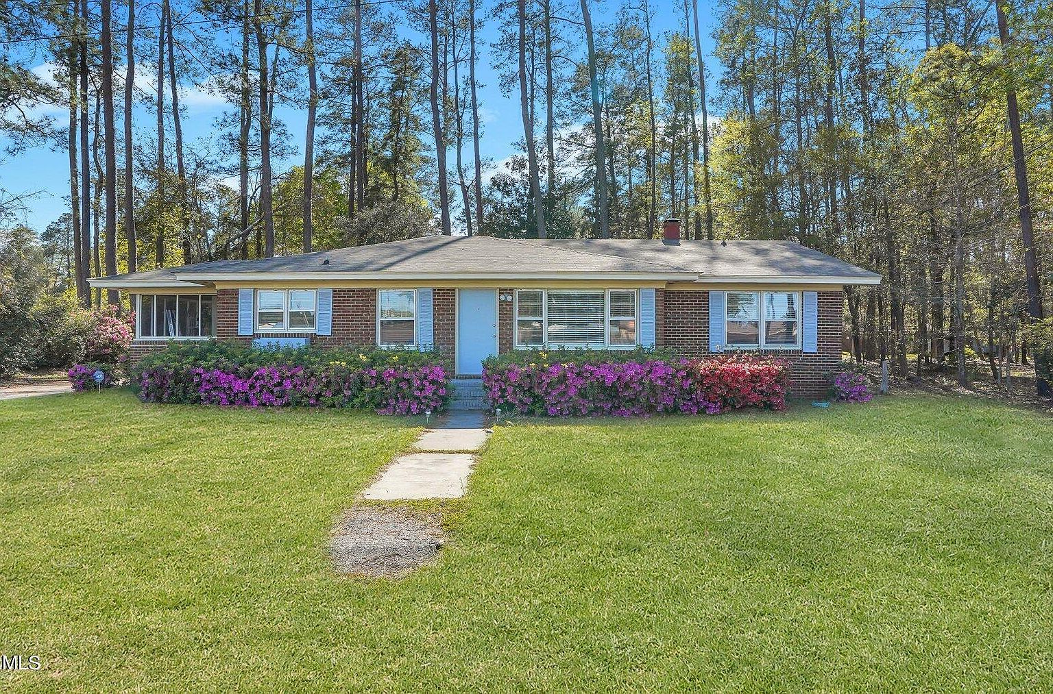 135 Peachtree St, Varnville, SC 29944 | Zillow
