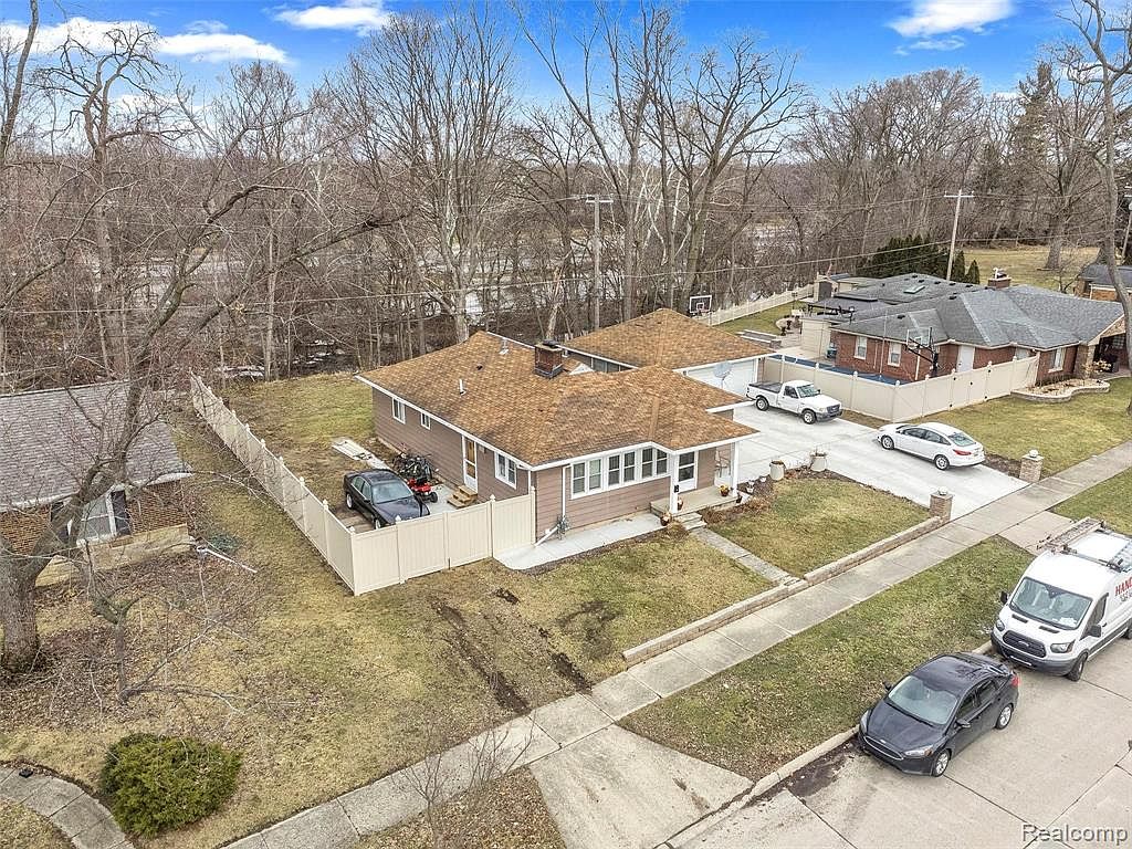 25226 Rouge River Dr, Dearborn Heights, MI 48127 | Zillow