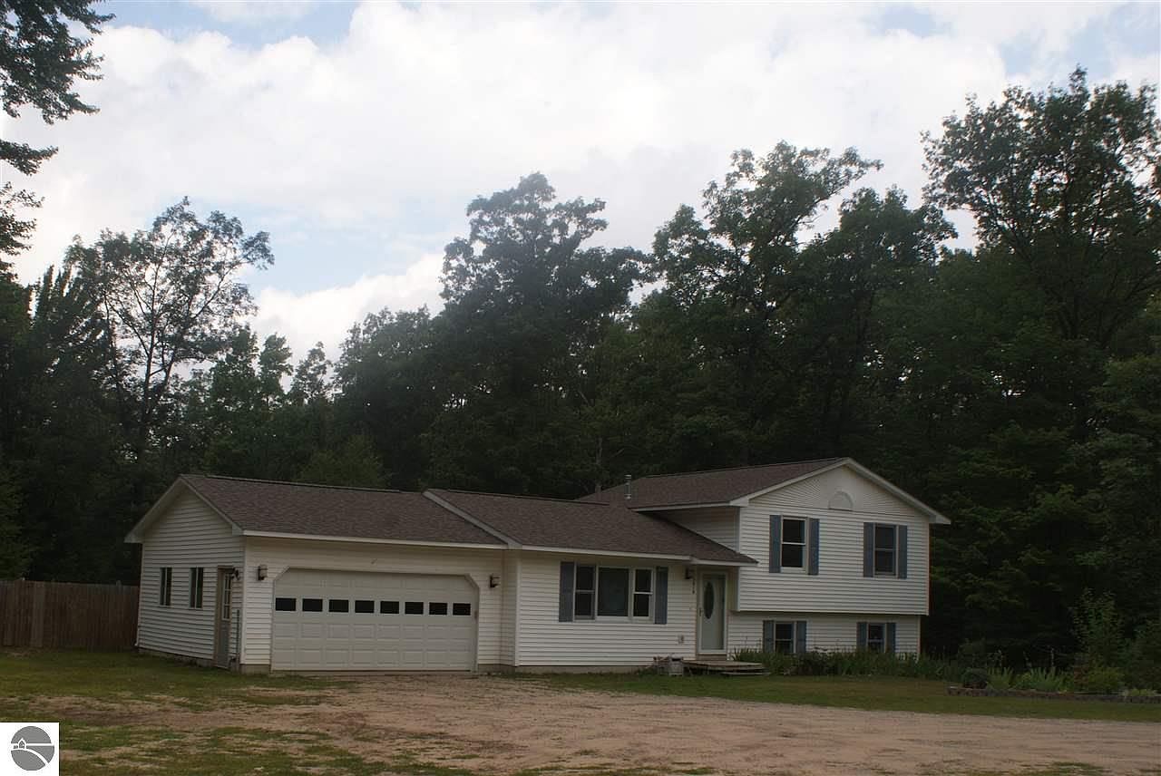 5814 Karlin Rd, Interlochen, MI 49643 | Zillow