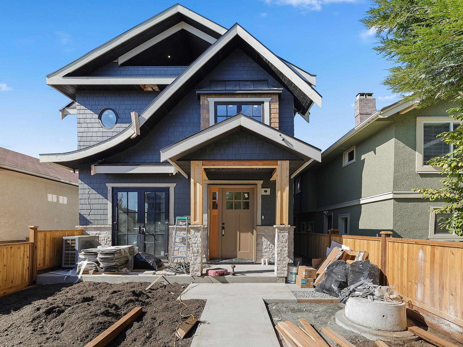 2565 Dundas St #1, Vancouver, BC V5K 1P7 | MLS #R3032435 | Zillow