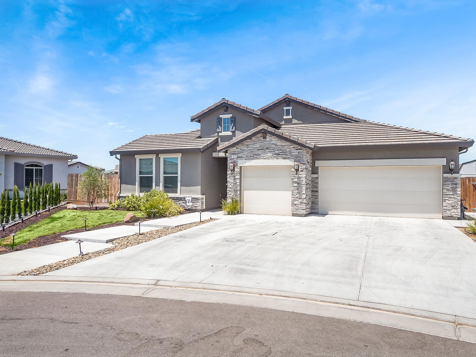 995 Gold King Place, Dinuba, CA 93618 | Zillow
