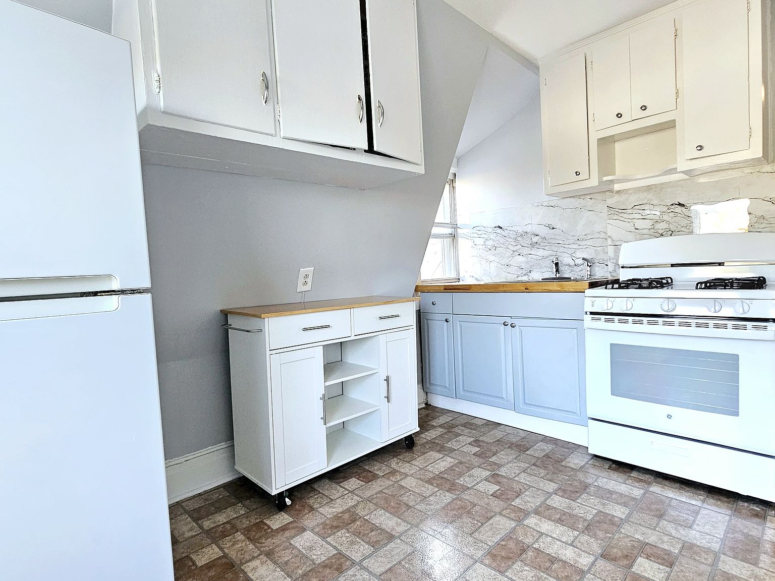 348 Beach 86th St FLOOR 3, Far Rockaway, NY 11693 | Zillow