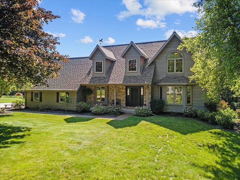 4715 Neya Ti COURT, West Bend, WI 53095 | Zillow
