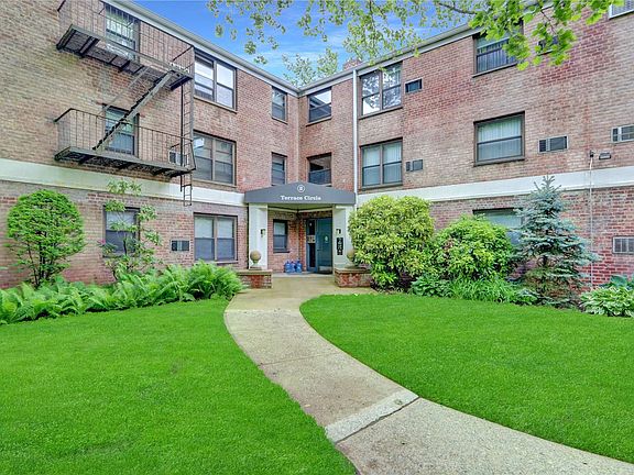 2 Terrace Circle UNIT 2C, Great Neck, NY 11021 | Zillow