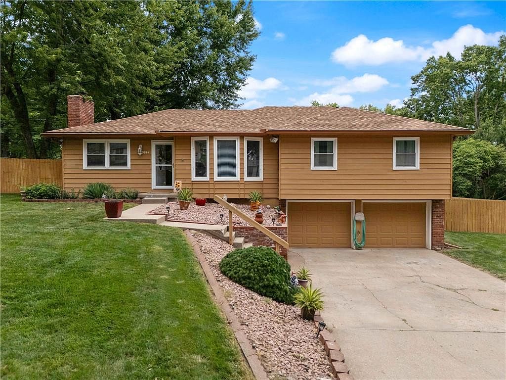 9934 Edith Ave, Kansas City, KS 66109 | Zillow