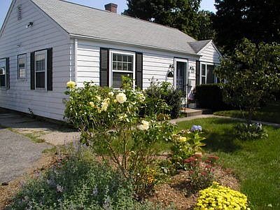18 Riverside Dr, Riverside, RI 02915 | Zillow