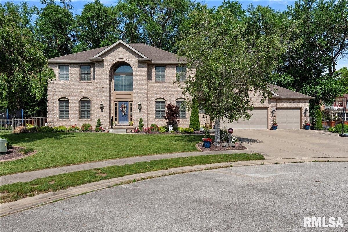 3 Elwin Ct, Rochester, IL 62563 | Zillow