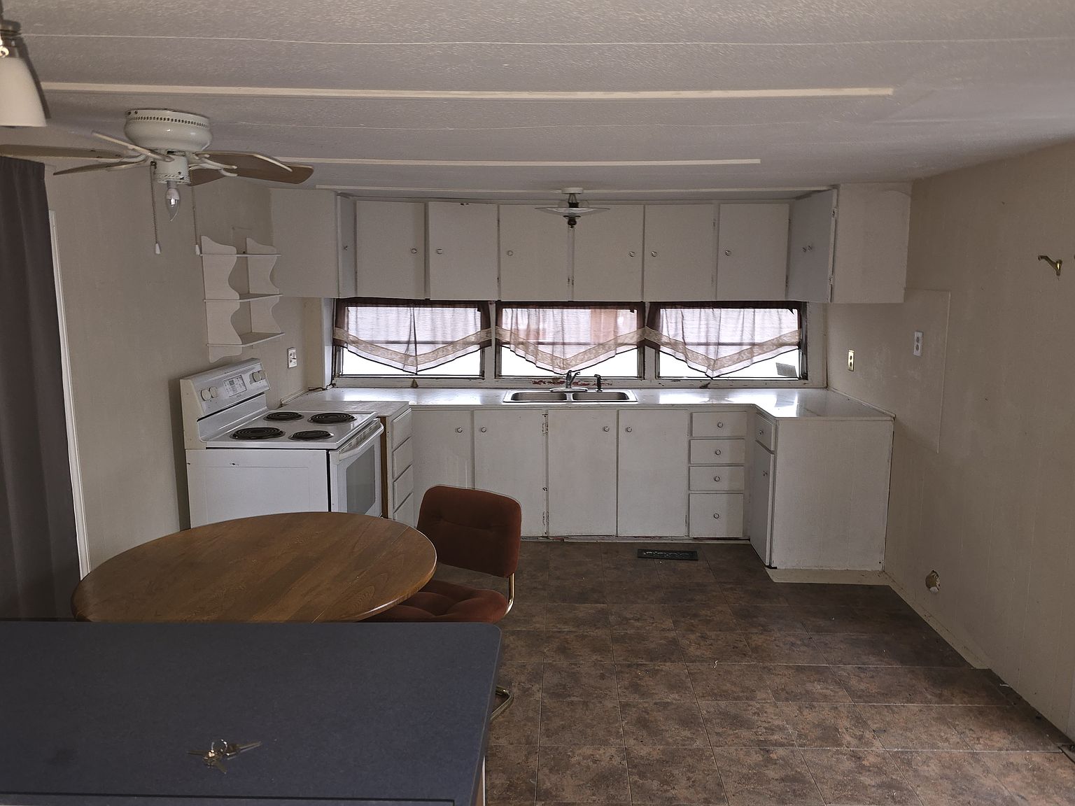 5425 Valley Dr TRAILER 66, Bettendorf, IA 52722 | Zillow