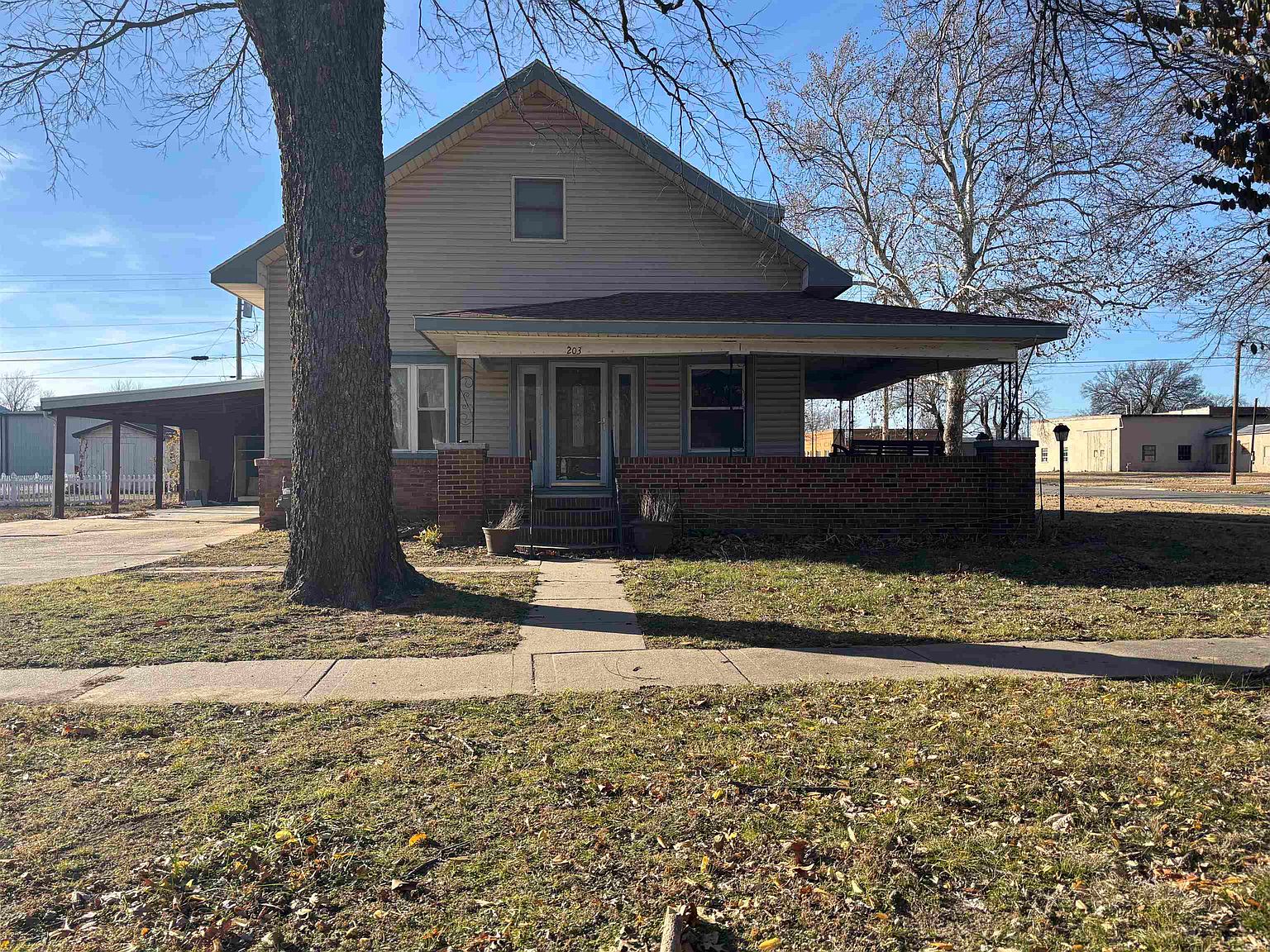 203 S Illinois St, Oxford, KS 67119 | Zillow