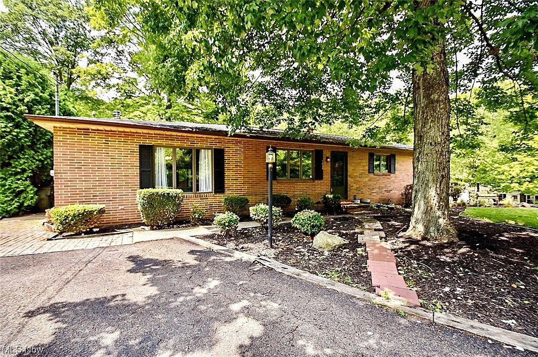 1233 Bison St NW, Massillon, OH 44647 | MLS #4481640 | Zillow