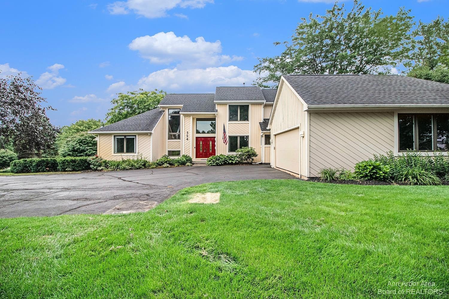 354 Crestway Ct, Saline, MI 48176 | Zillow