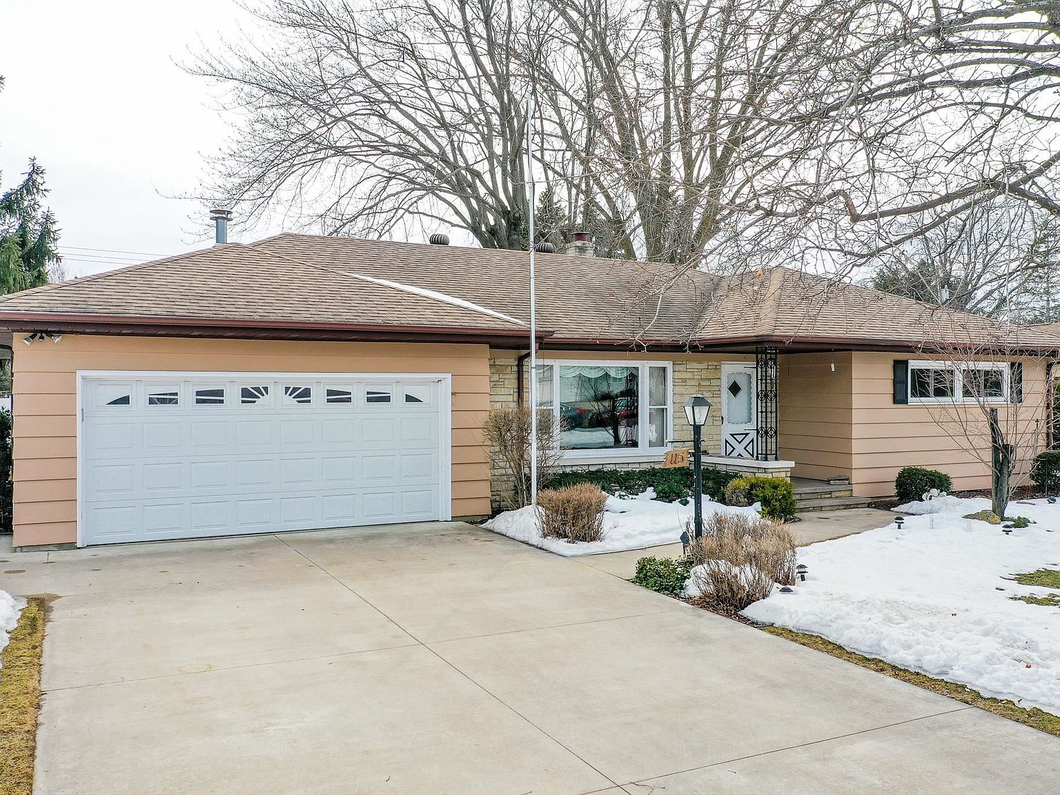 115 W Sunset Ave, Appleton, WI 54911 | Zillow