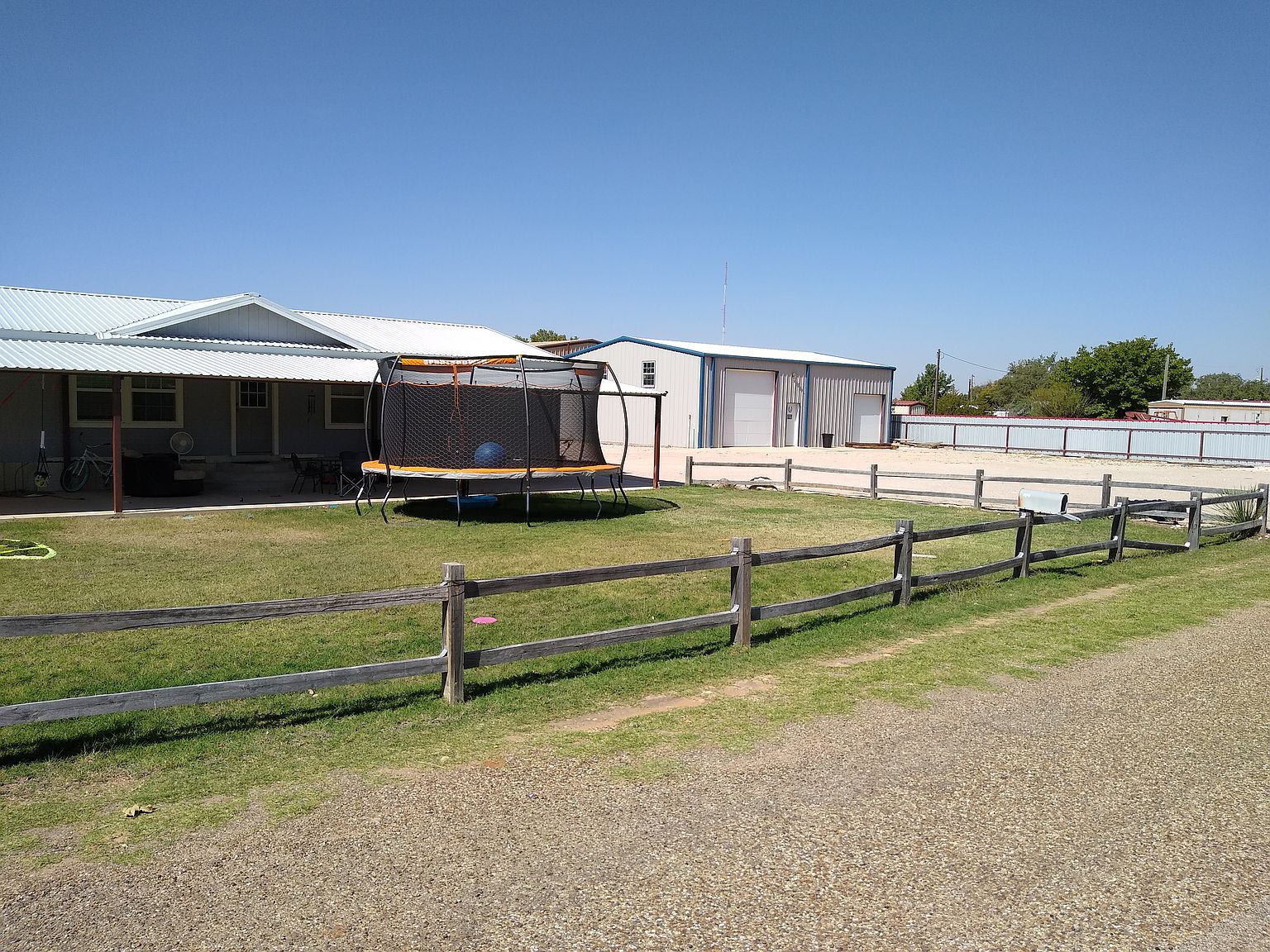 211 S Ashley St, Brownfield, TX 79316 | Zillow