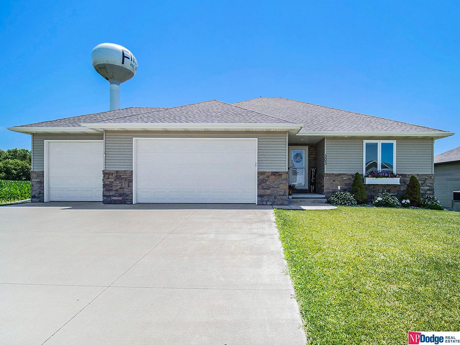 303 E 10th St, Firth, NE 68358 | MLS #22420193 | Zillow