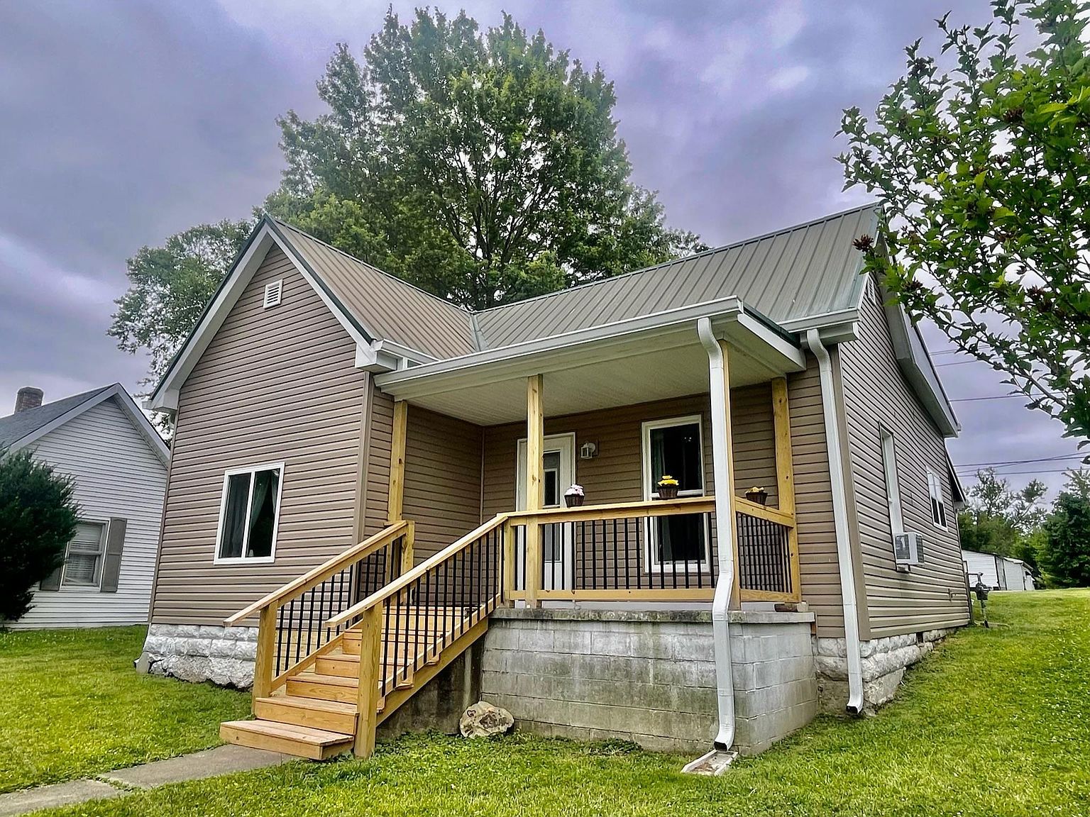 120 Warren St, Mitchell, IN 47446 | Zillow