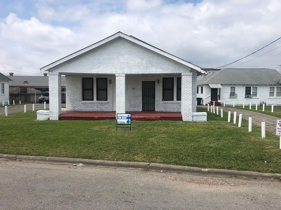 1306 Hughes St, Houston, TX 77023 | Zillow