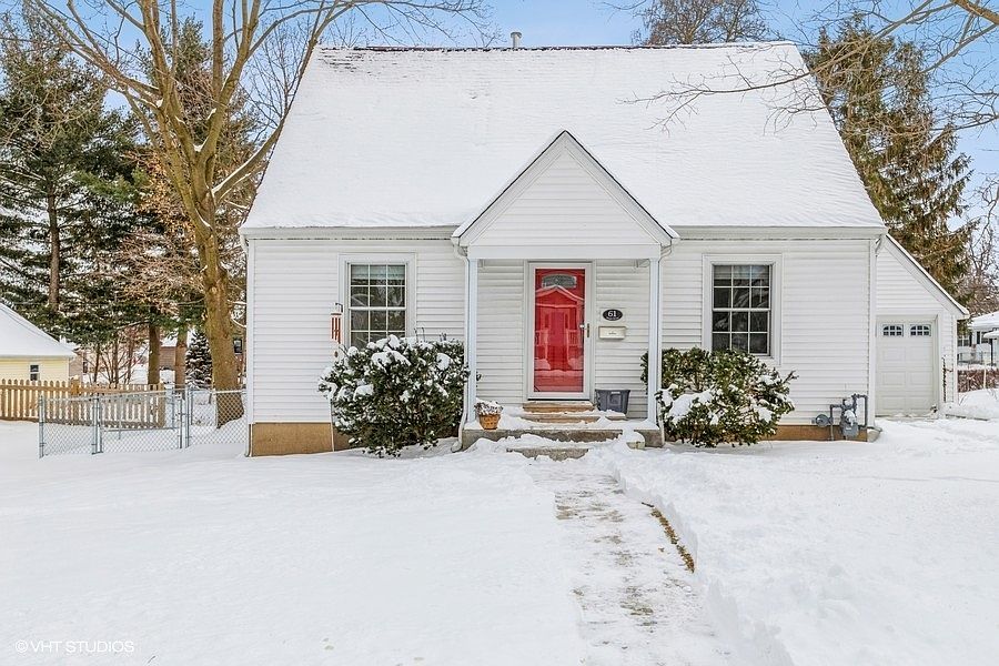 61 Maple St, Crystal Lake, IL 60014 | Zillow
