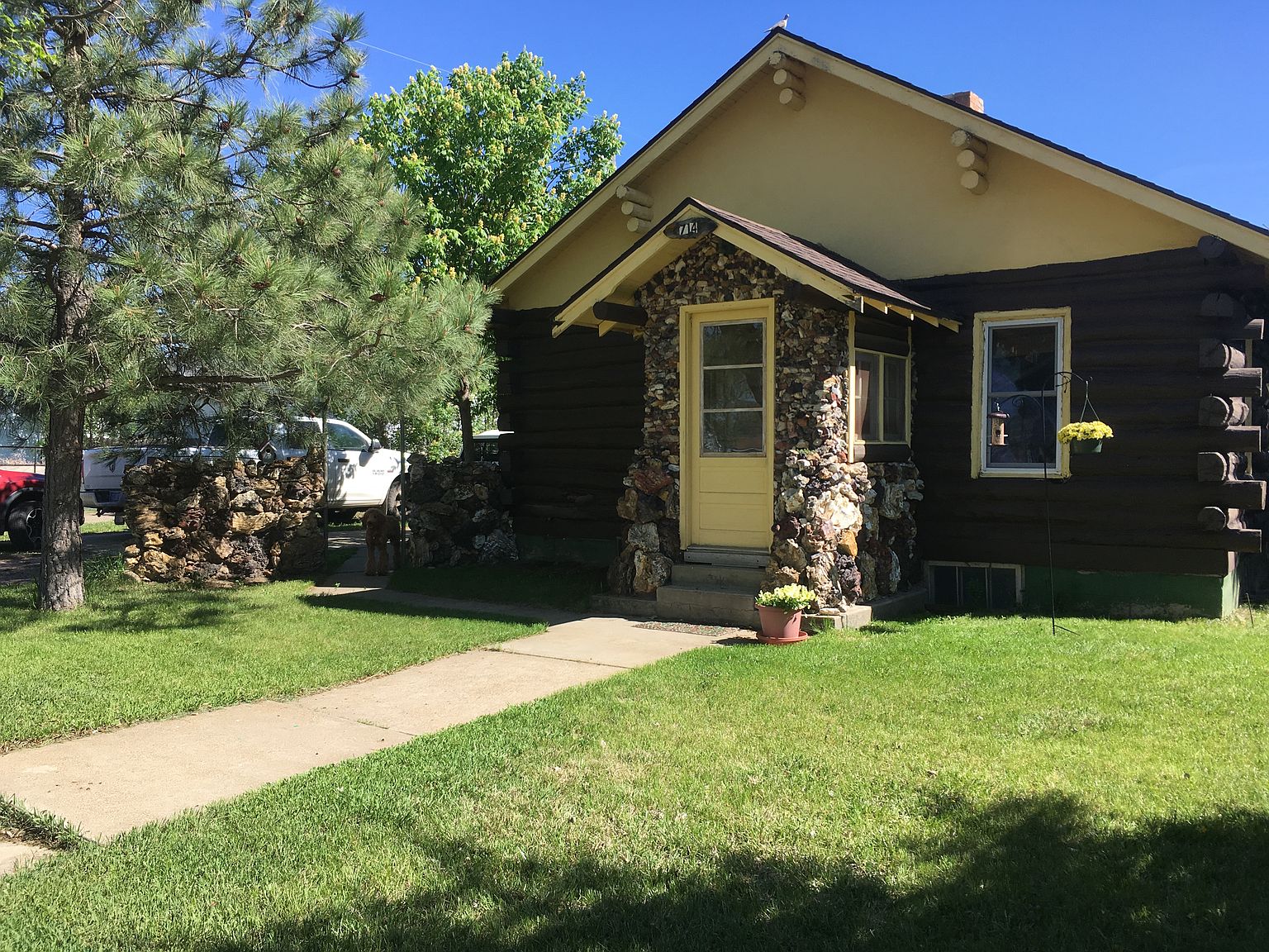 714 3rd St SW, Sidney, MT 59270 | Zillow