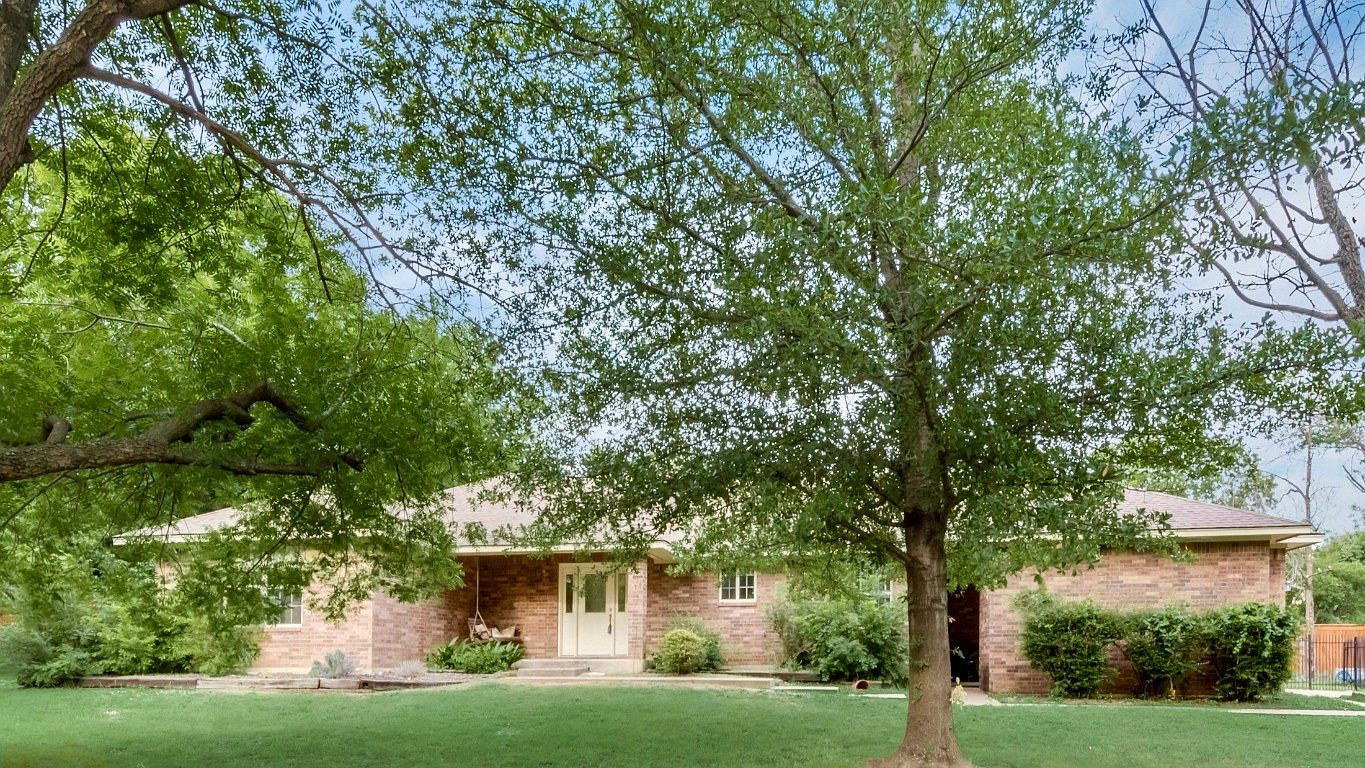 2020 Sauls Ln, Denton, TX 76209 | Zillow