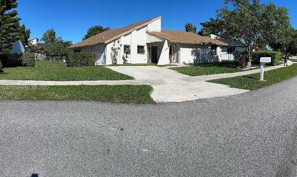 12237 SW 210th St, Miami, FL 33177 | Zillow
