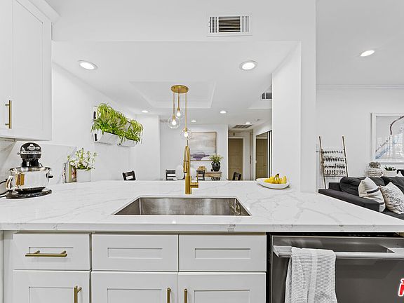 3568 Keystone Ave APT 4, Los Angeles, CA 90034 | Zillow