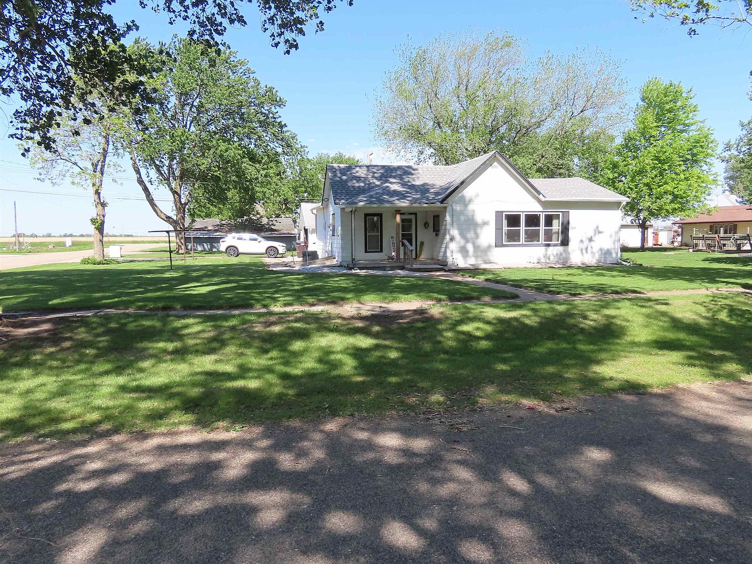 704 Church St, Bellwood, NE 68624 | Zillow