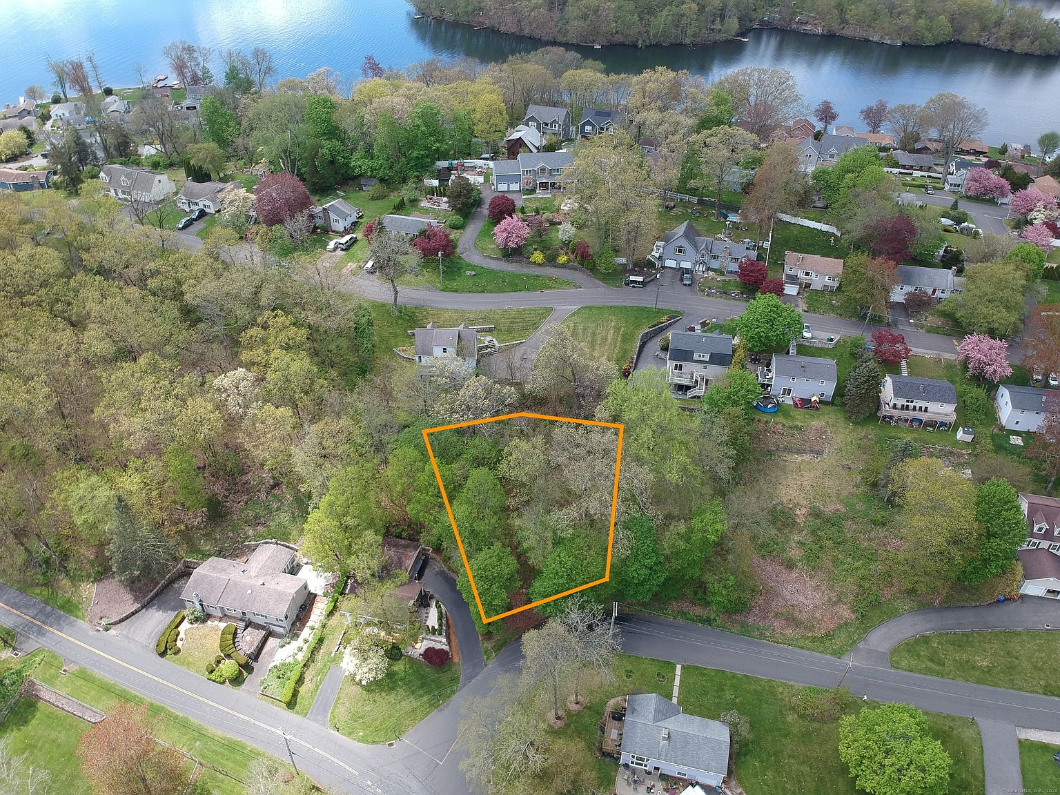 4 Bayview Dr, Brookfield, CT 06804 | Zillow