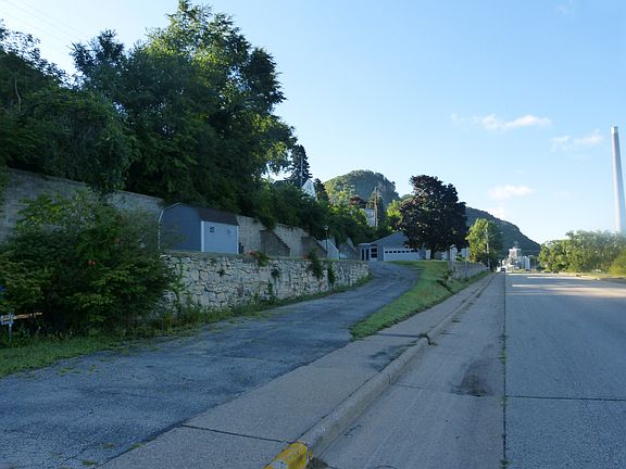 905 S Main St, Alma, WI 54610 | Zillow