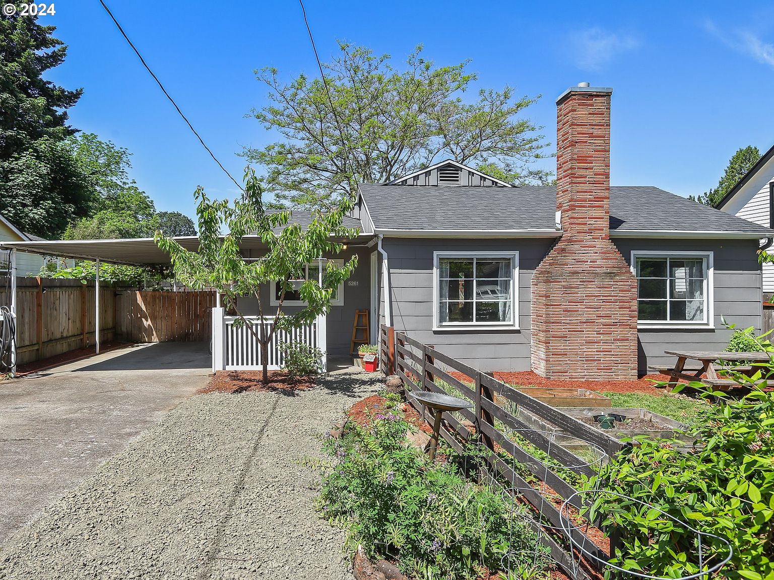 5261 NE 46th Pl, Portland, OR 97218 | Zillow