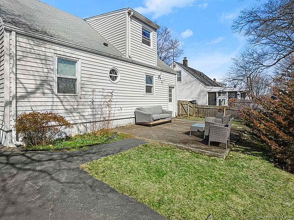 397 Queen St, Bridgeport, CT 06606 | Zillow