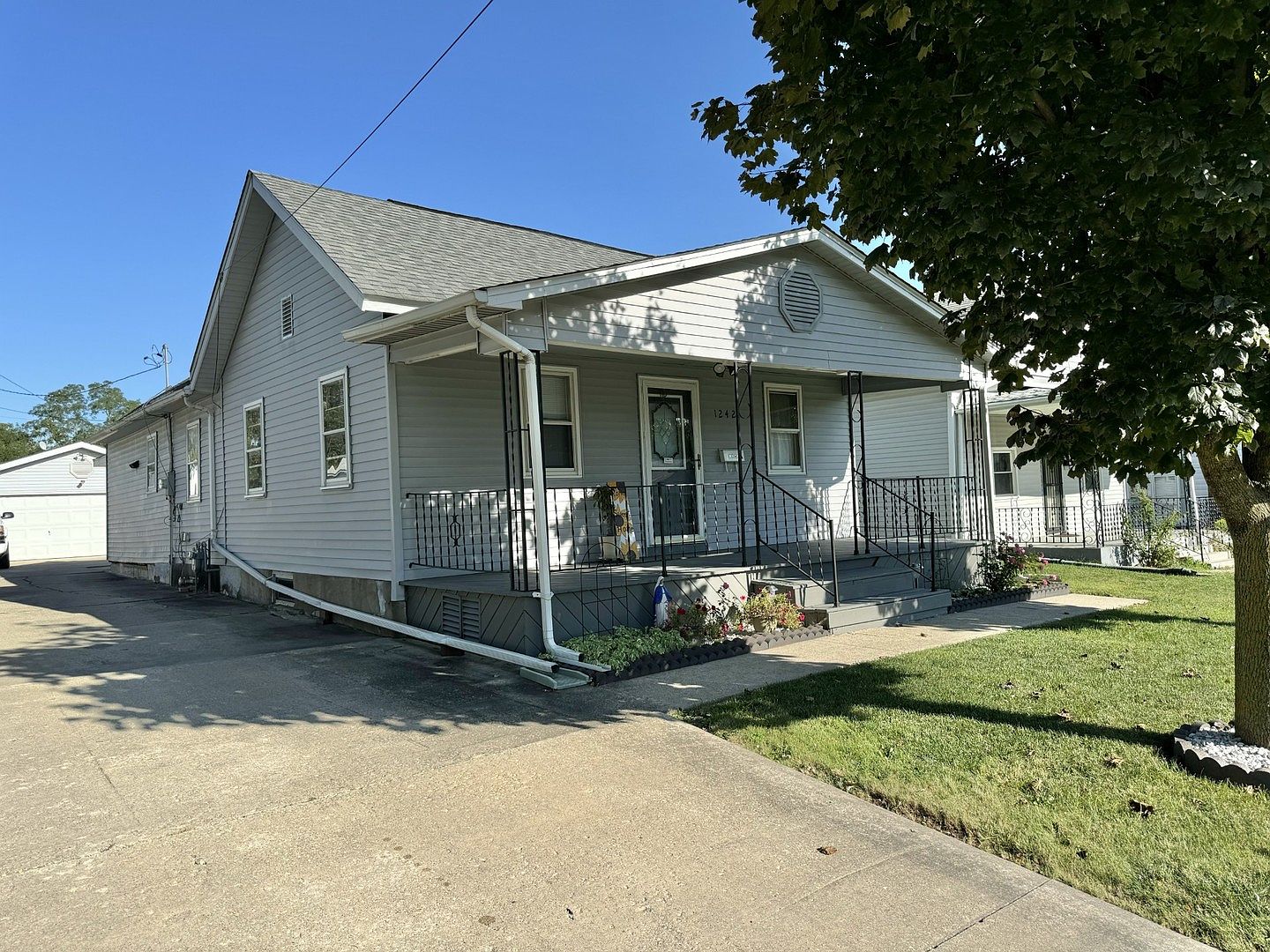 1242 Laharpe St, La Salle, IL 61301 | Zillow