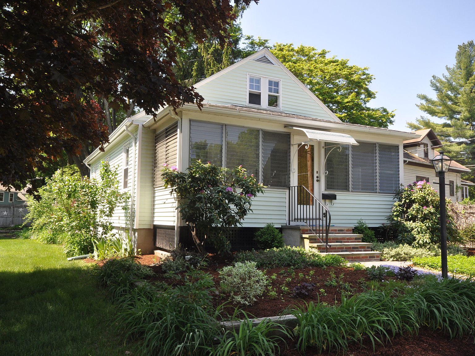 5 Warren Ave, Maynard, MA 01754 | Zillow